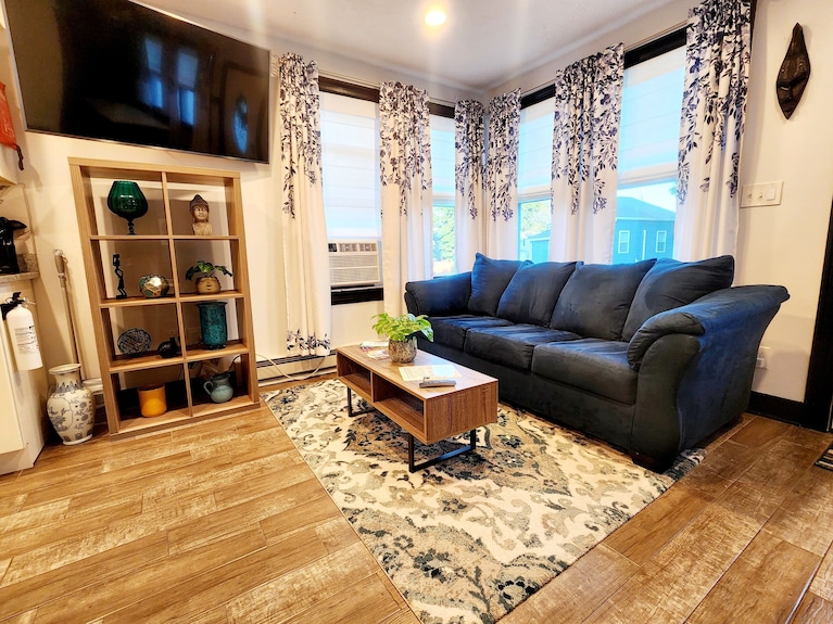 Brayton Point Beach Bungalow In Somerset Massachusetts - Fall River, MA