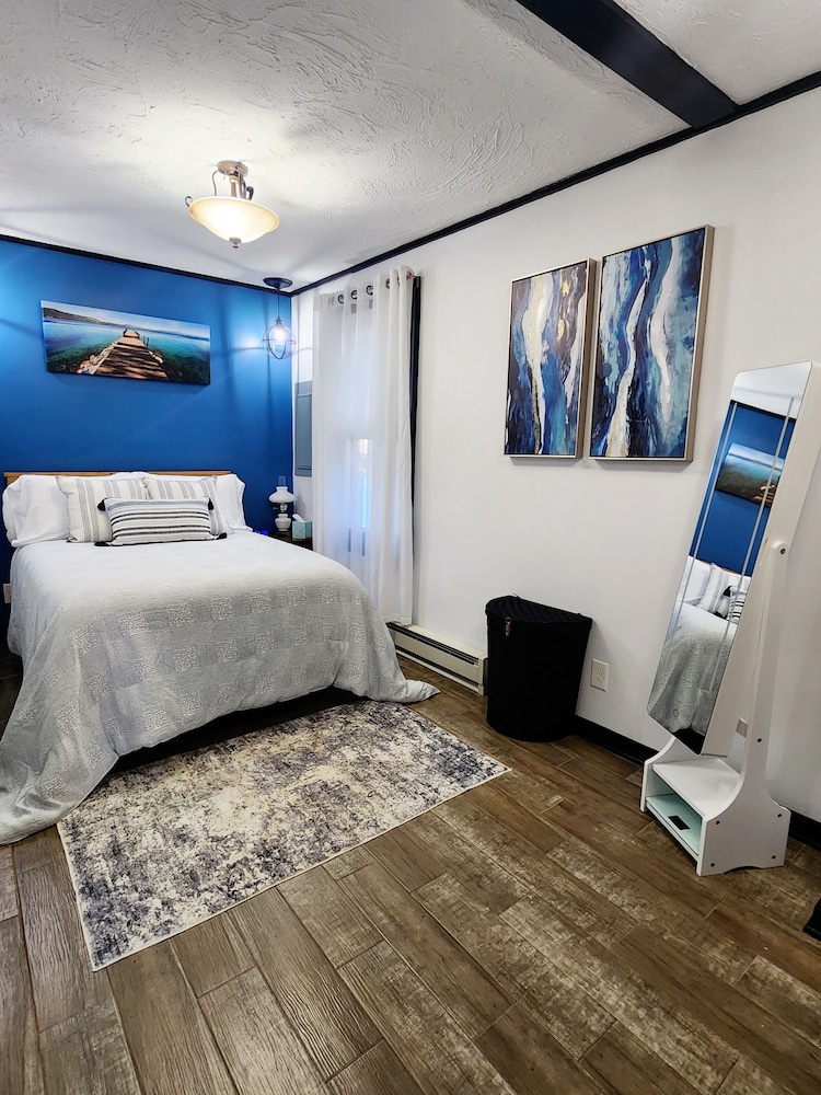 Brayton Point Beach Bungalow In Somerset Massachusetts - Massachusetts