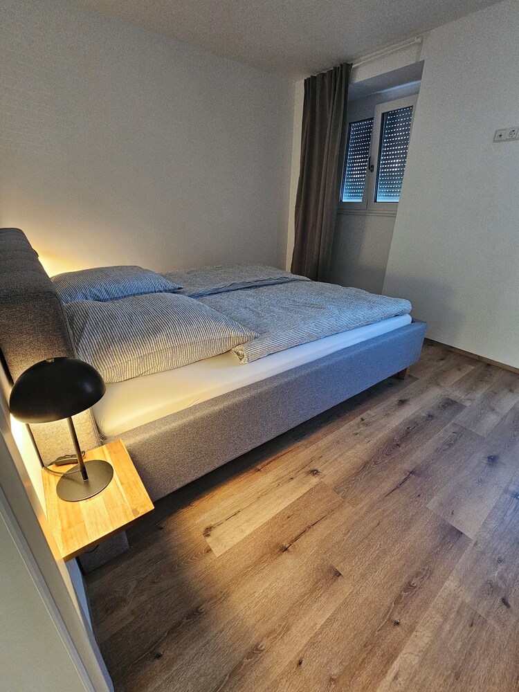 Modernes Apartment Milo
3 Zimmer Wohnung Für Bis Zu 6 Personen - Küssaberg