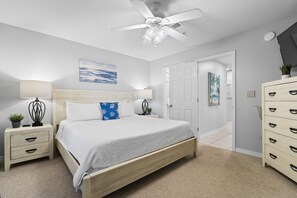 Apartamento em Condomínio Fechado, várias camas (Grand Caribbean East 403) | 2 quartos, ferro/tábua de engomar, Wi-fi 