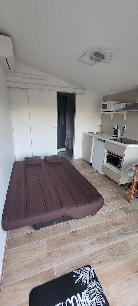 Charmant Studio Avec Terrasse Et Accès Jardin. - Coutras