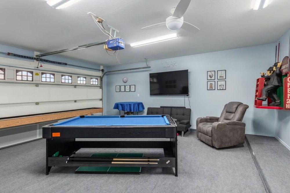 Desert Oasis Buckeye Gameroom Pool Golf - Buckeye, AZ