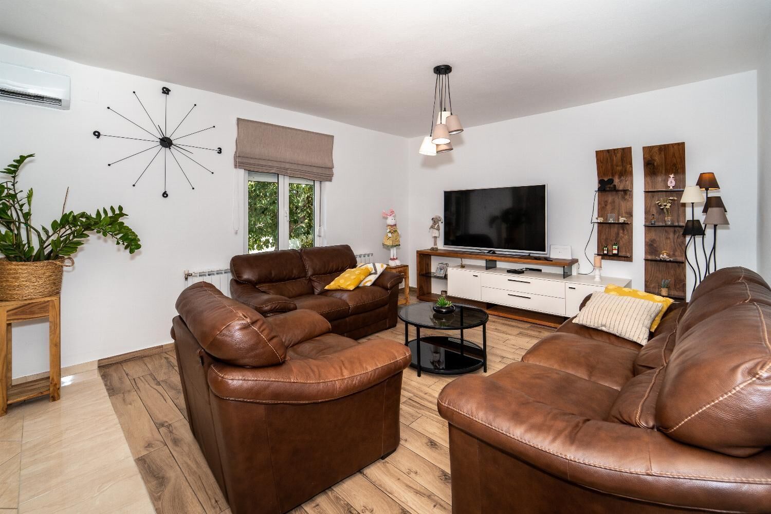 Villa Jadran - Three Bedroom Villa, Sleeps 7 - Sukošan