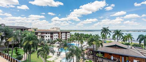 2 piscinas exteriores