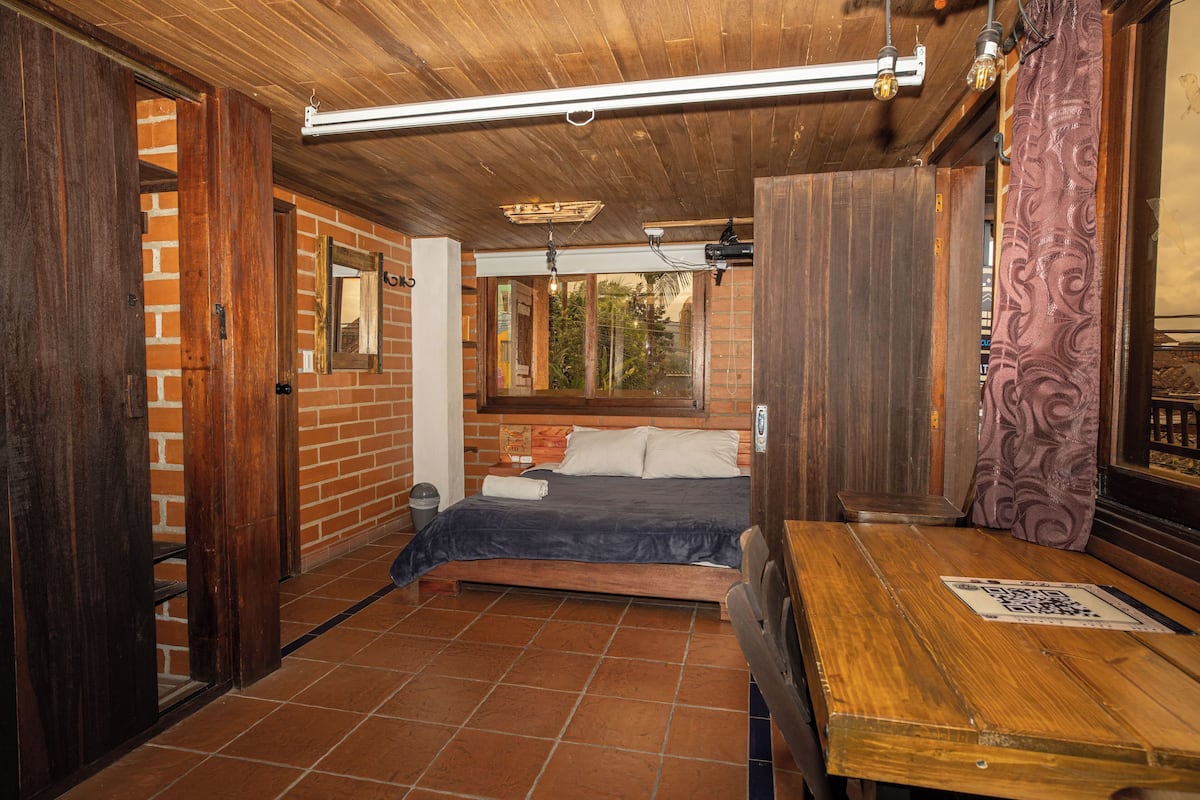 Quarto Duplo Executivo | Roupa de alta qualidade, Wi-fi grátis, roupa de cama fornecida