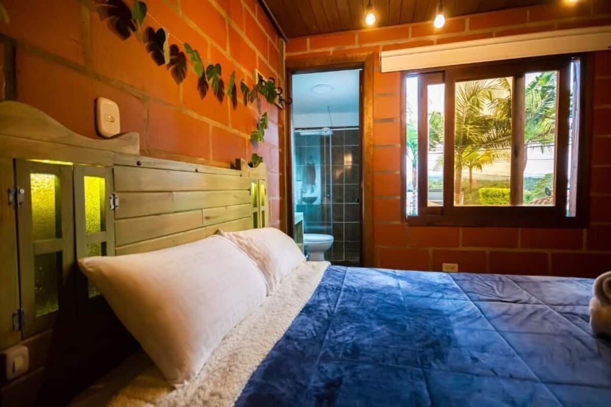 Quarto Duplo Comfort | Roupa de alta qualidade, Wi-fi grátis, roupa de cama fornecida