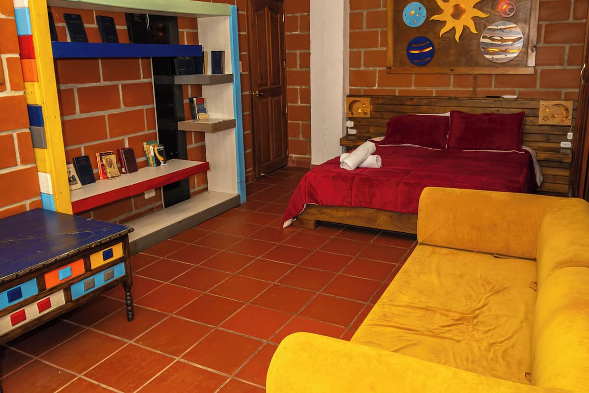 Quarto Duplo Empresarial | Roupa de alta qualidade, Wi-fi grátis, roupa de cama fornecida