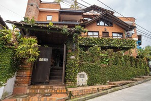 Entrada do alojamento