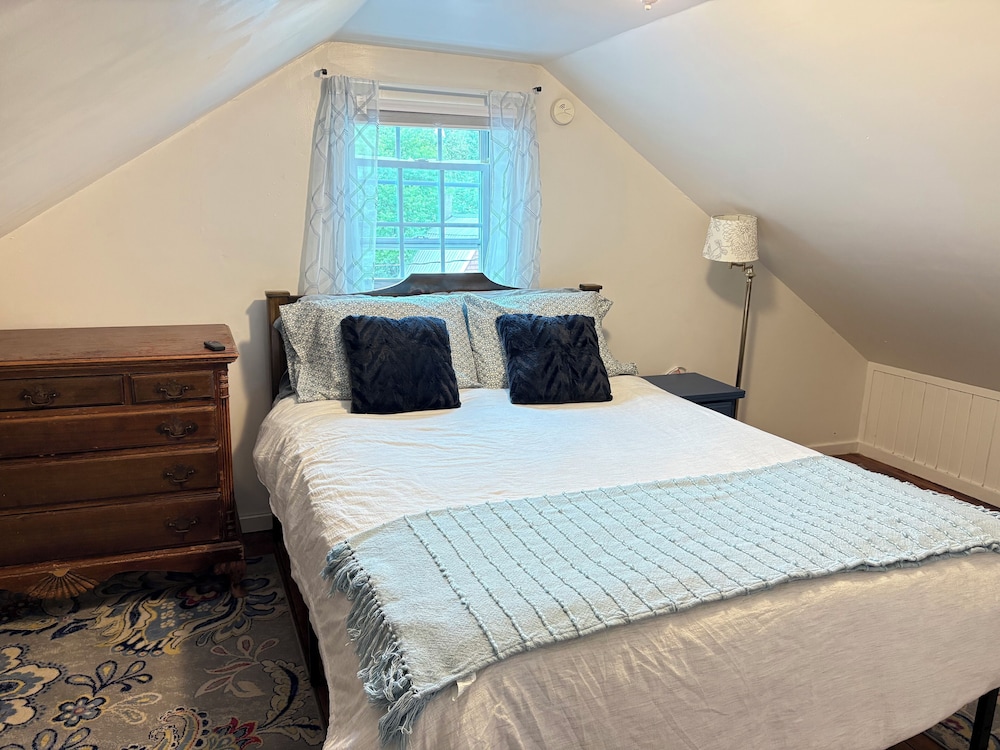 Charming 3-bedroom Cottage In Hampden With Ac, Wifi - Maine