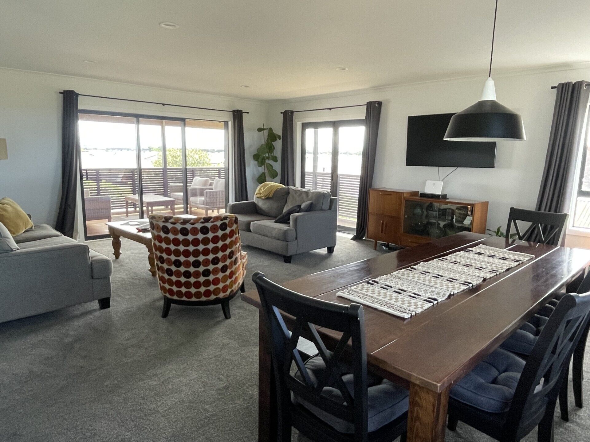 Ocean Views In Large Family Home - Napier