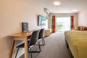 Estúdio | Sala de estar | Smart TV de 40 polegadas com canais via satélite, Netflix 