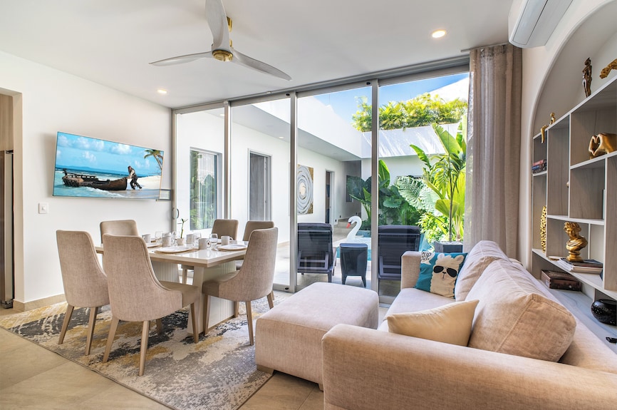 Luxury 5-suite Villa, Pool, Maid, Deluxe Breakfast, Security, More - Cartagena