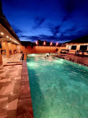 7 piscinas exteriores 