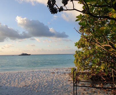 Dhigurah Tourist Hotel