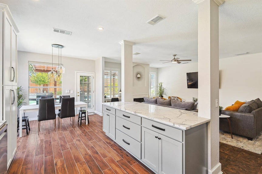 5bd Vacation Retreat - Pool, Patio, Cinema - Denton, TX