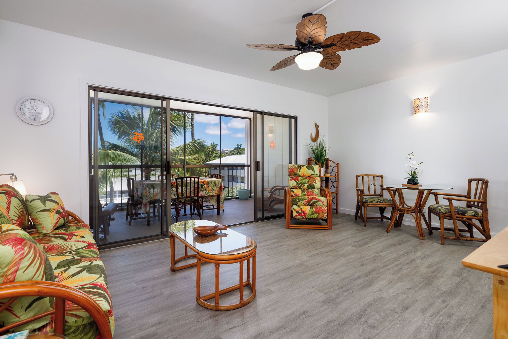 Kona Plaza#411 Top Floor In Heart Of Kona Town, Ac & Elevators! - Kailua-Kona, HI