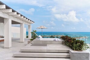 Indulge 1 Bedroom Suite | Banheira de hidromassagem particular