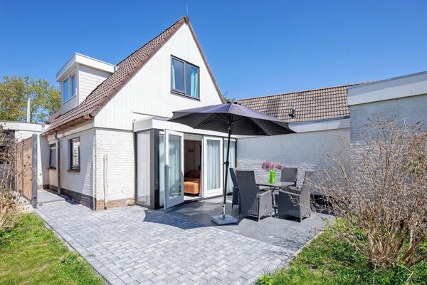 Holiday Home In Texel Near The Beach - De Koog