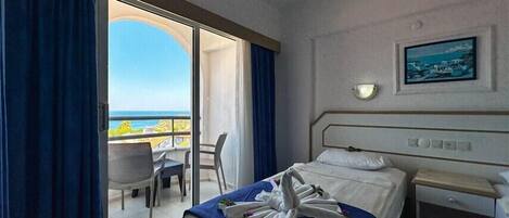 Quarto Comfort, varanda, vista para o mar | Secretária, Wi-fi grátis