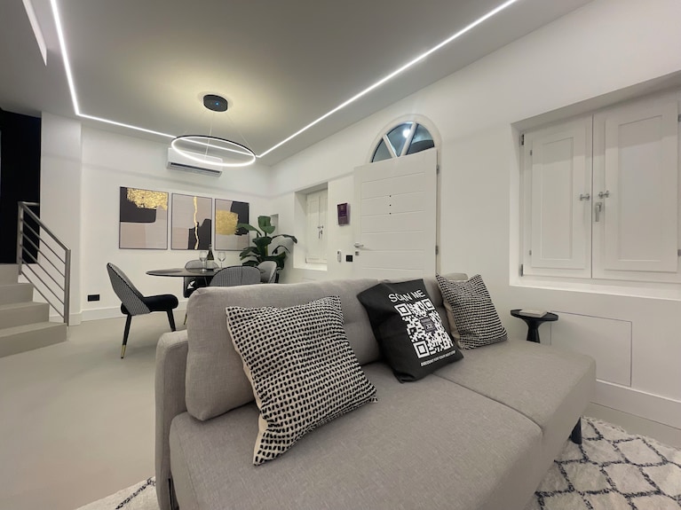 Cavour 41 · Casa Storica Ristrutturata Con 2 Camere Nel Centro Di Olbia - Olbia