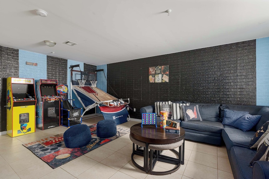 3br/2.5ba Parking Comfort, Style & Convenience - Newark, NJ