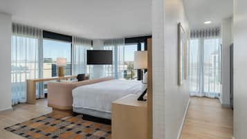 Cofre no quarto, secretária