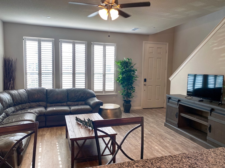 Cozy House In Denton - <8 Mins To Unt & Twu, Perfect For Business And Family - 덴턴