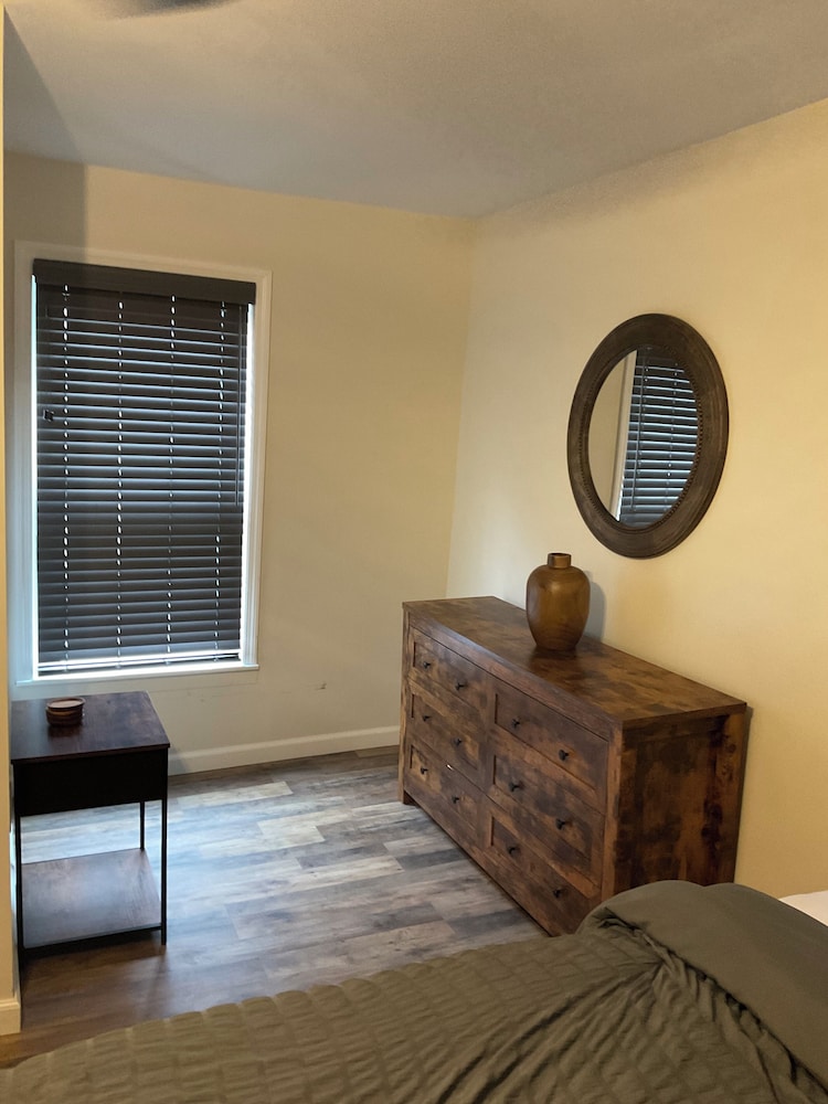 Charming 3-bedroom House With Ac And Wifi In Welcoming Covington. - Covington, KY