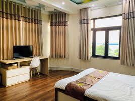 Quarto Duplo | Casa de banho | Um polibã, artigos de higiene pessoal grátis, um secador de cabelo 