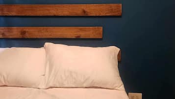 Quarto Duplo Básico | Roupa de alta qualidade, secretária