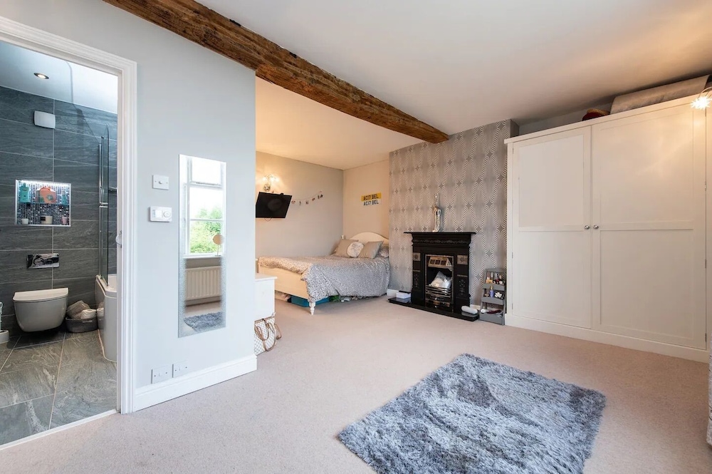 Bank Farm House Stunning House & Gardens - West Midland Safari Park