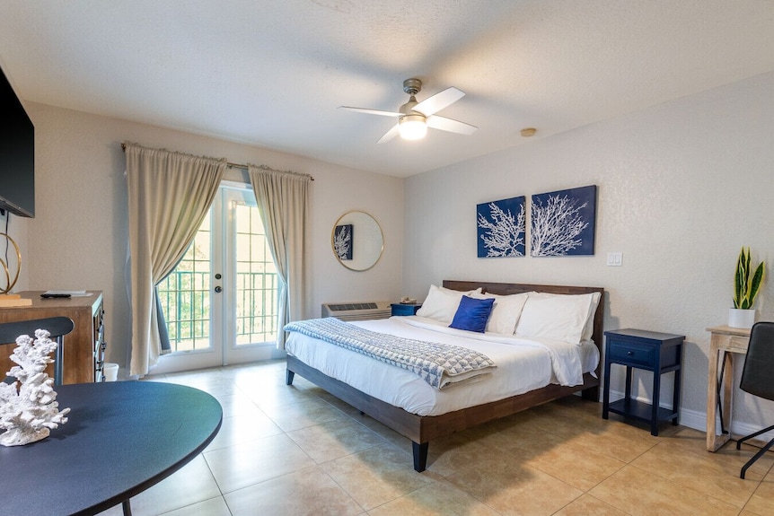 Seaside Top Floor Condo - Dunedin, FL