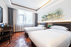 Quarto duplo clássico | Roupas de cama premium, edredons de pluma, camas com colchões pillow-top