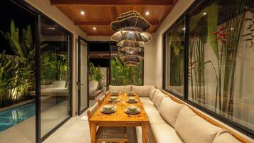 Villa, 2 quartos | Sala de jantar