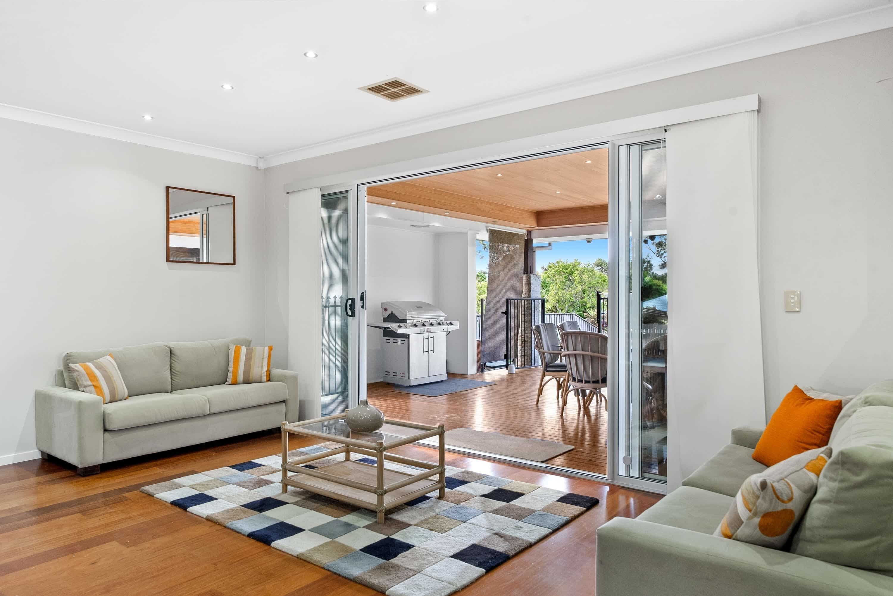 Coaster By Khove Holiday Homes - Jacobs Well