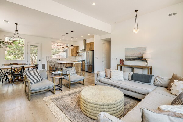 Gorgeous Kanab Home: Canyon Views & Pool Access! - Kanab, UT