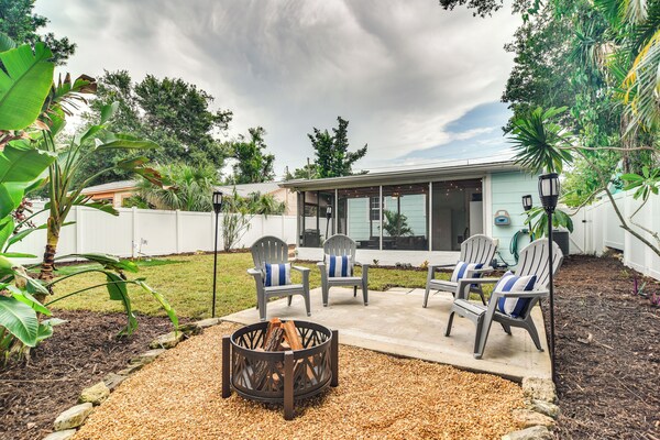 Pinellas Park Home: Swim, Golf, Grill & More! - Pinellas Park, FL