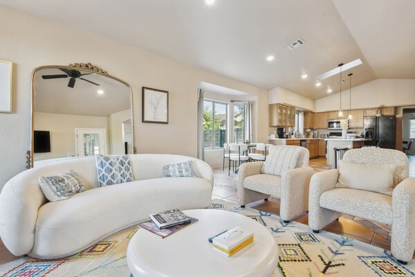 The Perfect Family Escape: Spacious And Cozy 5 Bedroom Home By Redawning - Tucson, AZ