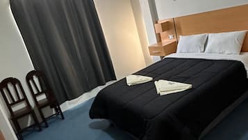 Quarto casal, sacada, vista para a cidade | Wi-Fi de cortesia