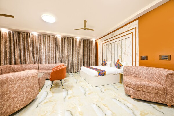 Fabhotel Royal's Paradise - Faridabad
