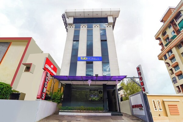 Fabhotel Qube - Kochi