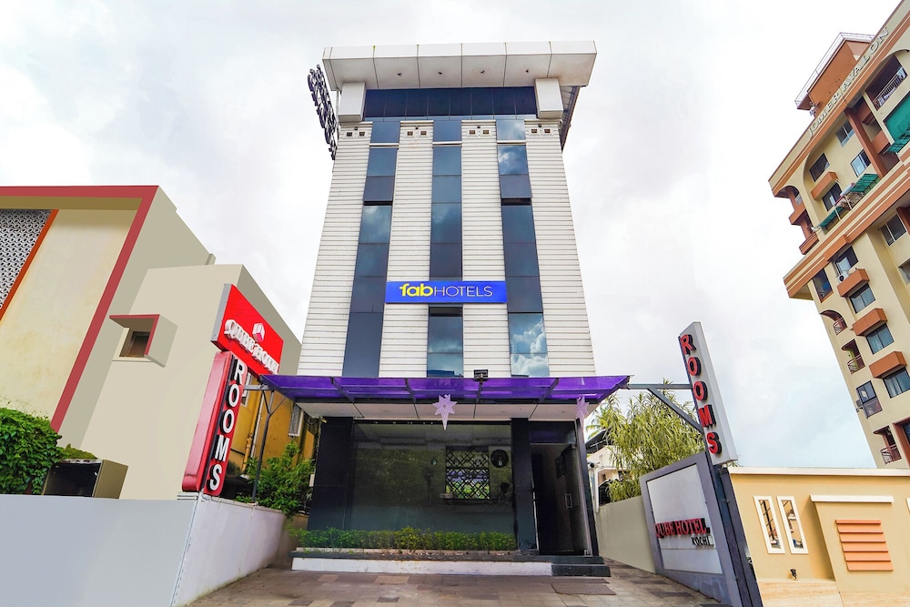 Fabhotel Qube - Kochi