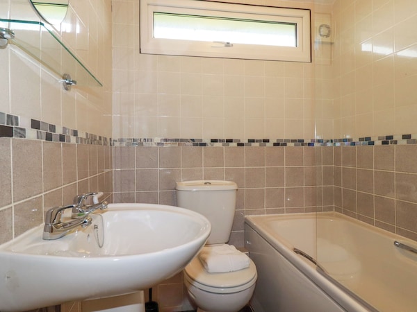 Hawker's Cove, Family Friendly, With A Garden In St Merryn - Padstow