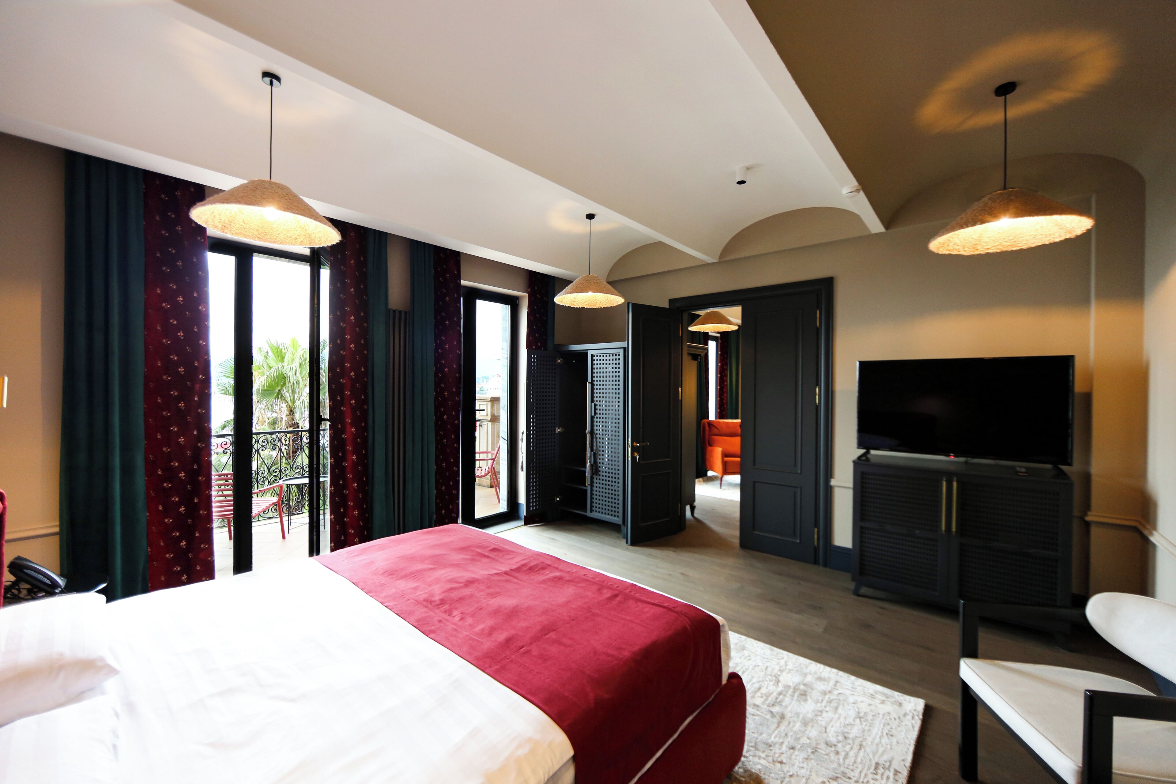 Quarto Duplo Familiar, varanda, vista para o mar | Cofre no quarto, secretária, ferro/tábua de engomar, Wi-fi grátis 