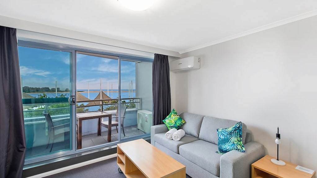 The Entrance Waterfront Apartment 111 - Central Coast