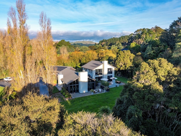 Kaitahi Chef's Table & Lodge - Palmerston North