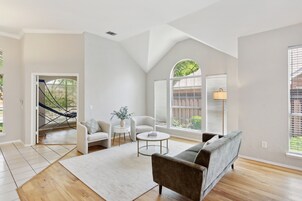 Casa, 4 quartos | Área de estar