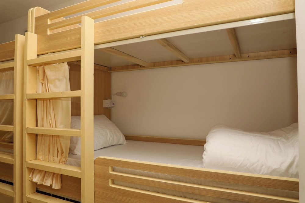 Cozy Seaside Hostels In Jbr - Dubai Marina