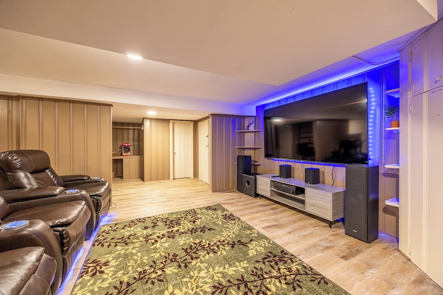 Elegant 5-bedroom Retreat: Prime Location, Minutes From Dc & Top Attractions - Washington, D.C.