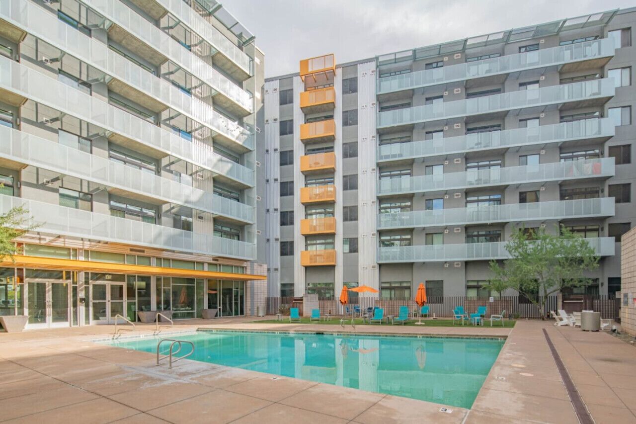 Comfy 1BD | Central Downtown | Gym+Pool+Parking, Phoenix, AZ Vacation ...